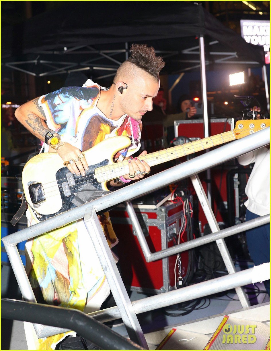 DNCE's Debut Album is Out Now - Listen Here! | Photo 1051221 - Photo ...