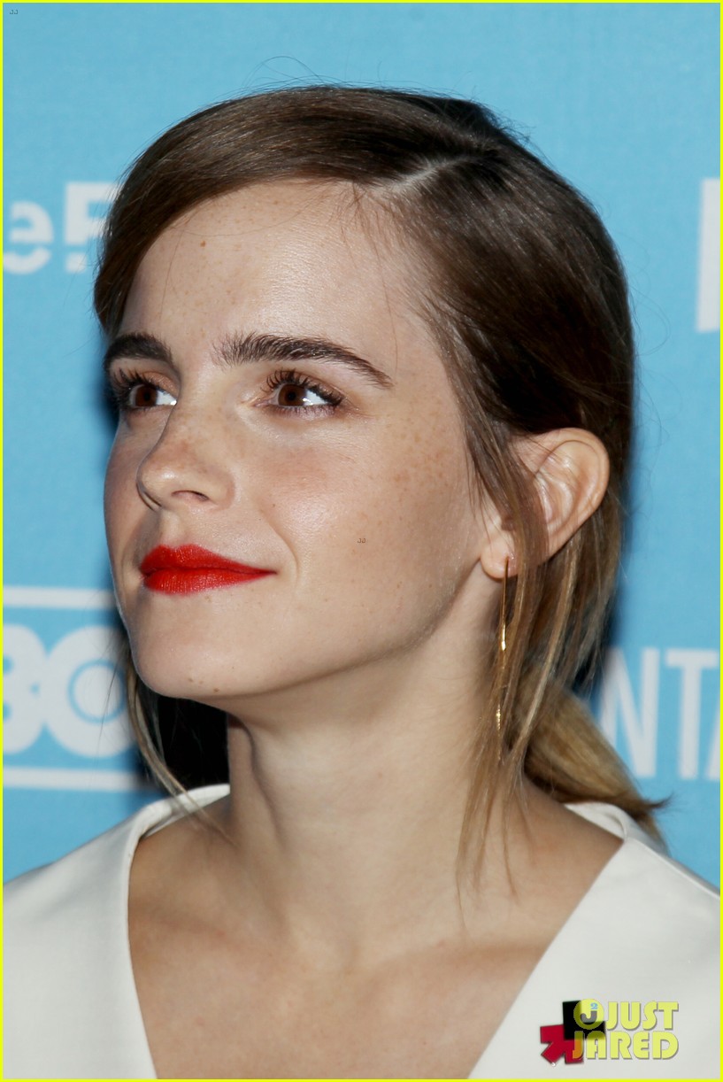 Emma Watson Steps Out at 'City of Joy' Premiere | Photo 1049338 - Photo ...