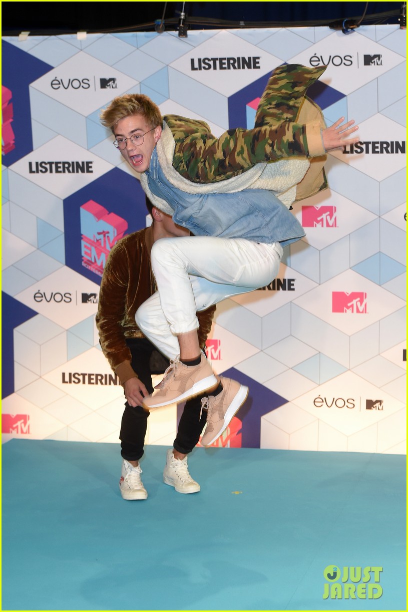 Full Sized Photo of jack jack 2016 mtv emas rap battle 02 | Jack & Jack ...
