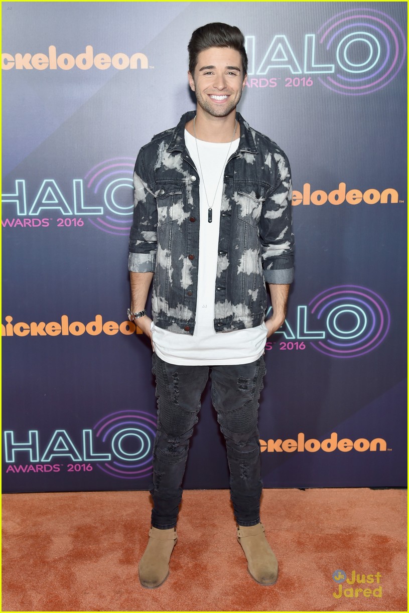 Jake Miller & Jacob Whitesides Hit HALO Awards Red Carpet After Hanging ...