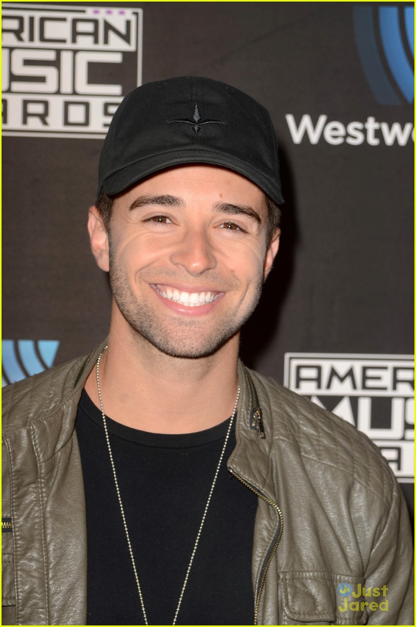 Singer Jake Miller Dishes On Thanksgiving Plans | Photo 1051474 - Photo ...