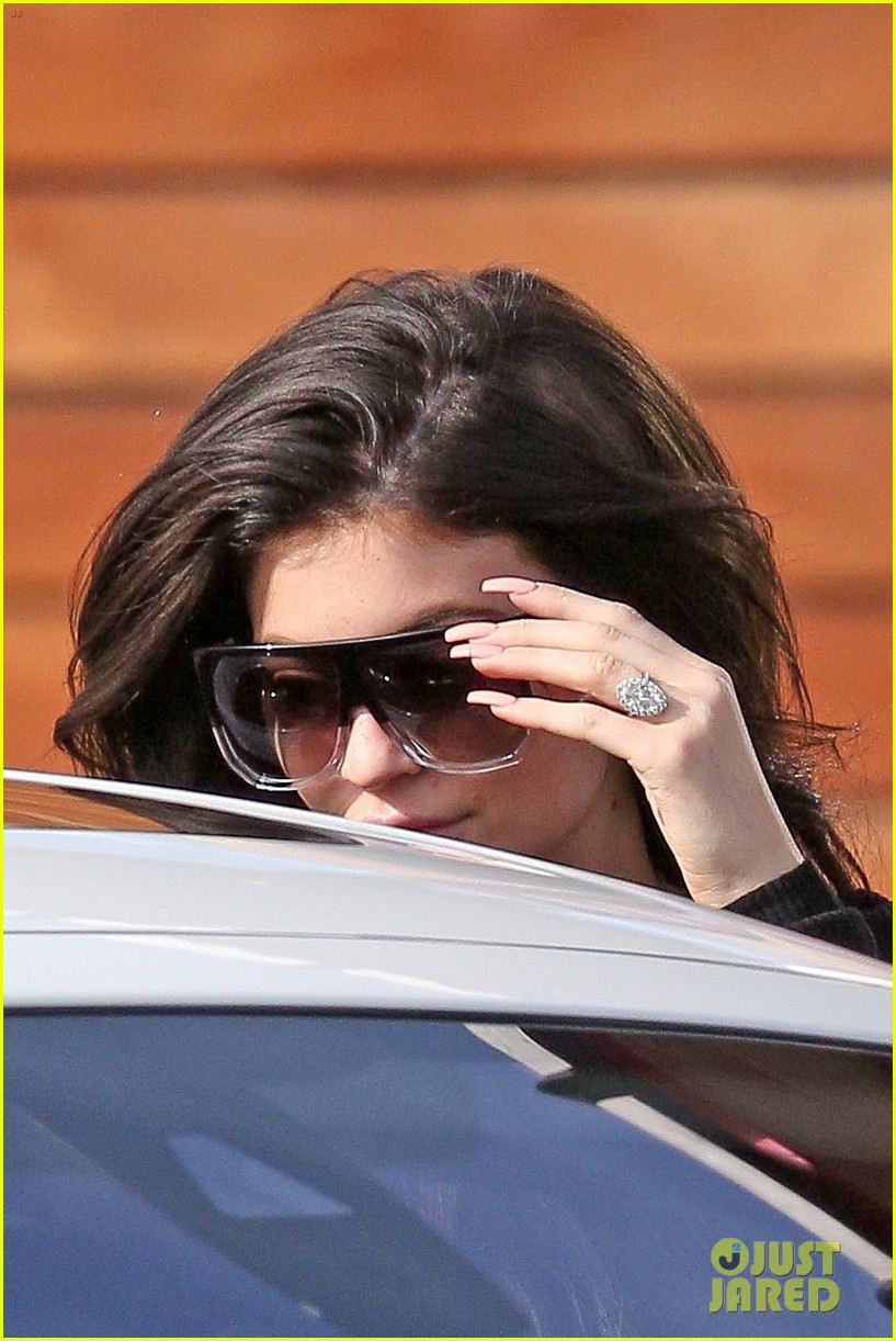Kylie Jenner is Opening 'The Kylie Shop' in December! | Photo 1053633 ...