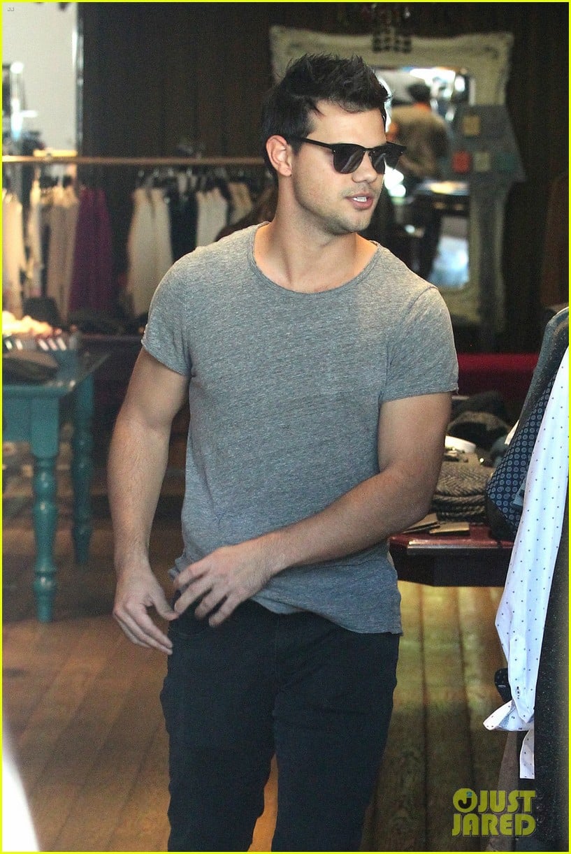 Full Sized Photo of taylor lautner protects his younger brother in new ...