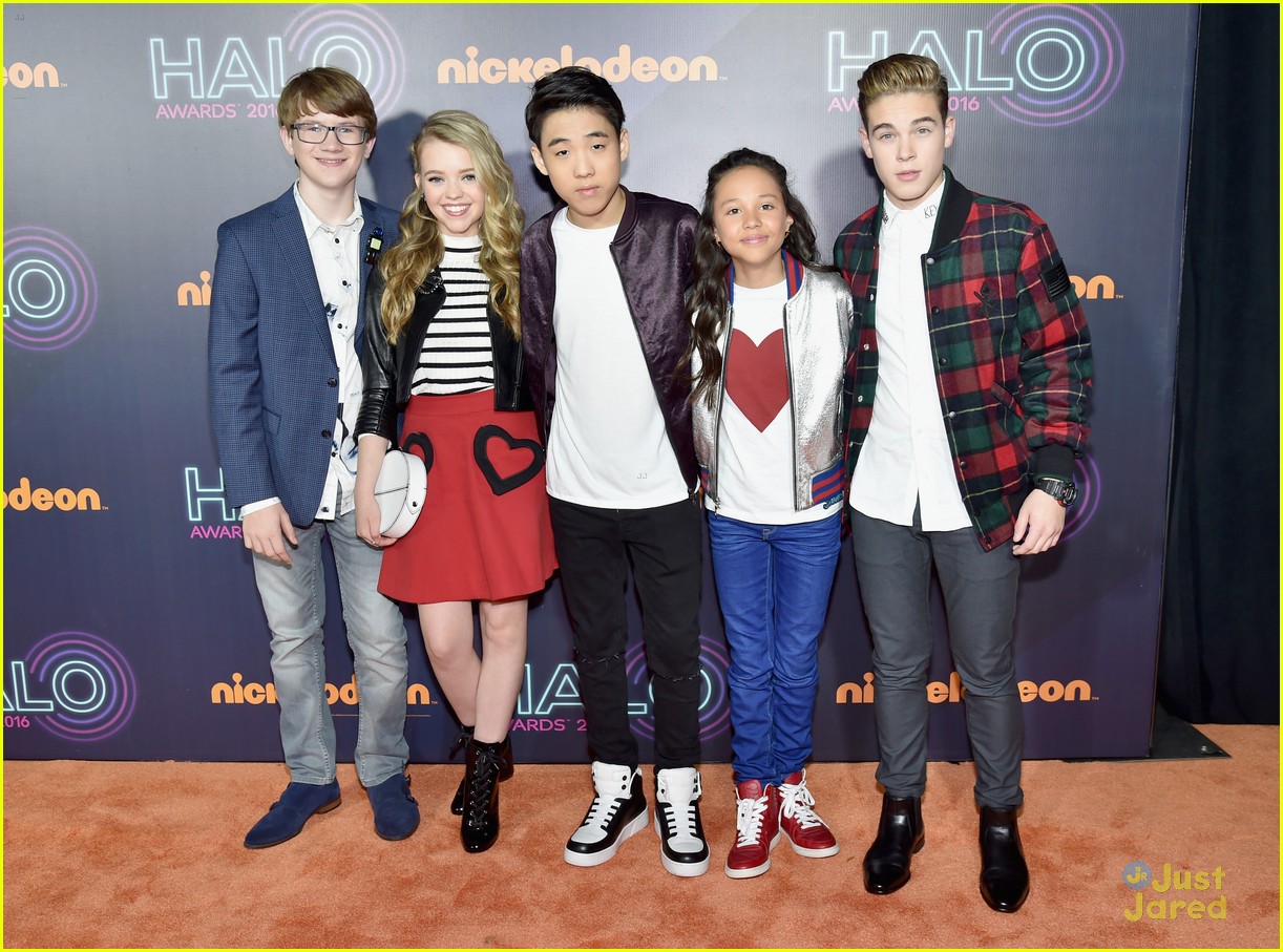 The 'School of Rock' Cast Plays Skeeball at HALO Awards 2016! | Photo ...
