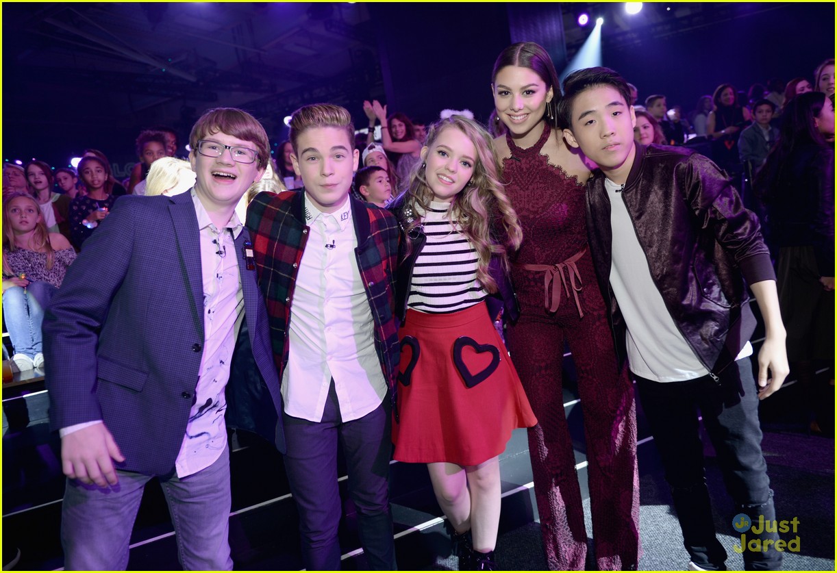 The 'School of Rock' Cast Plays Skeeball at HALO Awards 2016! | Photo ...