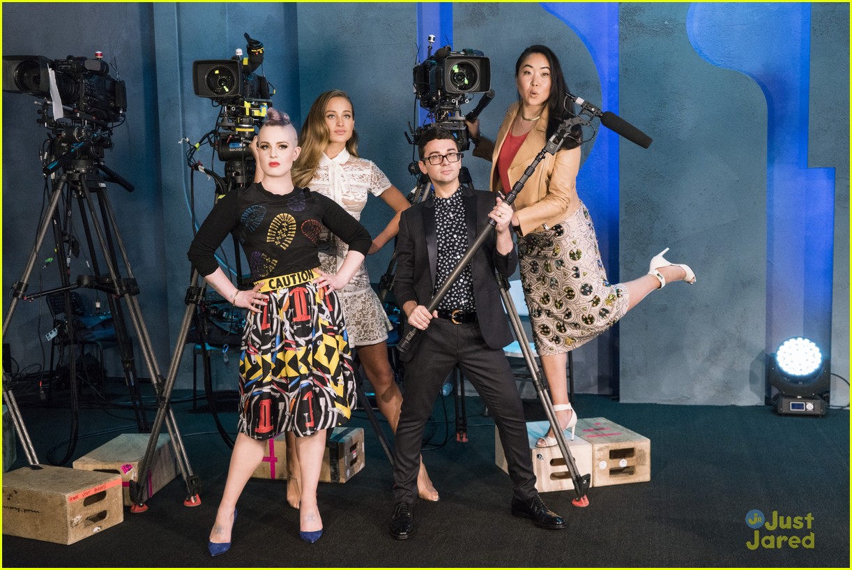 Project Runway Junior Returns December 22nd With Olivia Holt as Finale ...