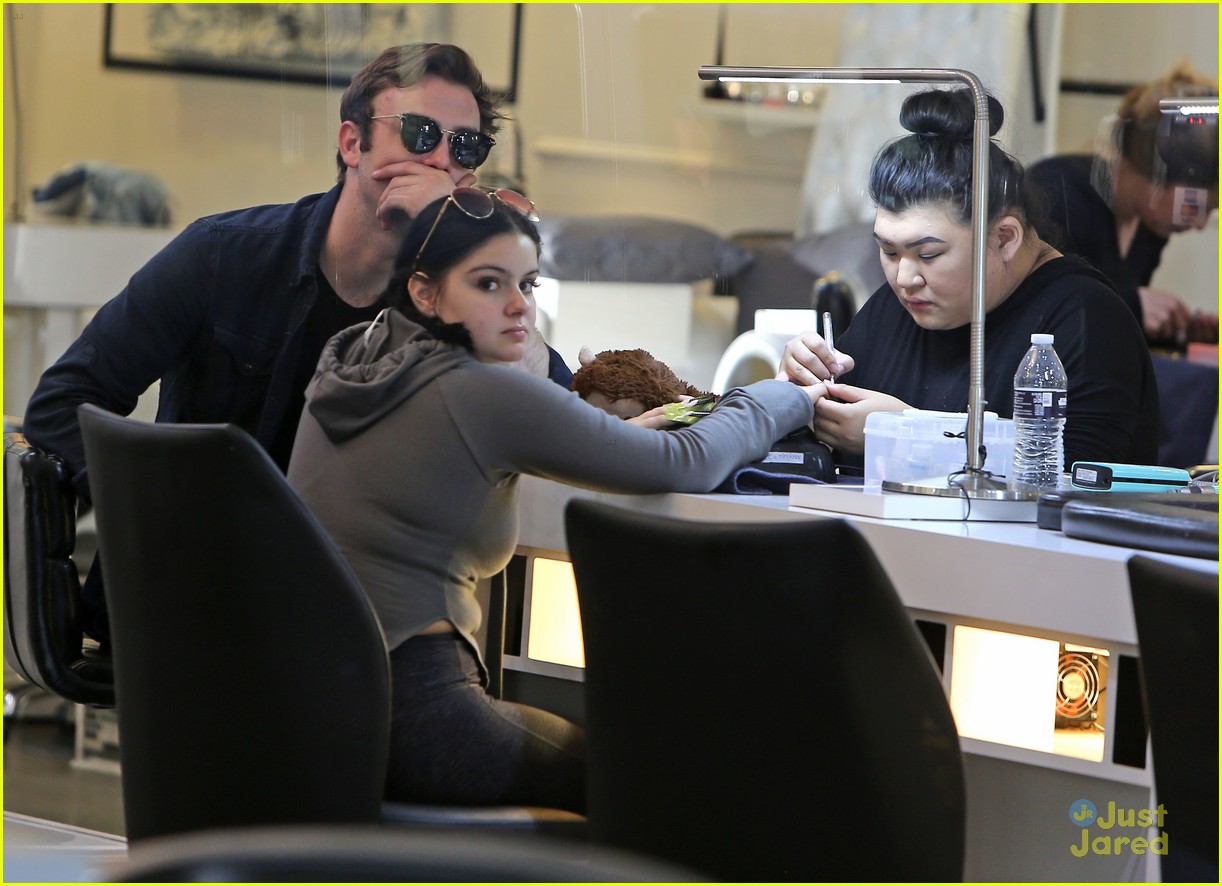 Ariel Winter Used To Think She'd Burn The House Down If She Cooked ...