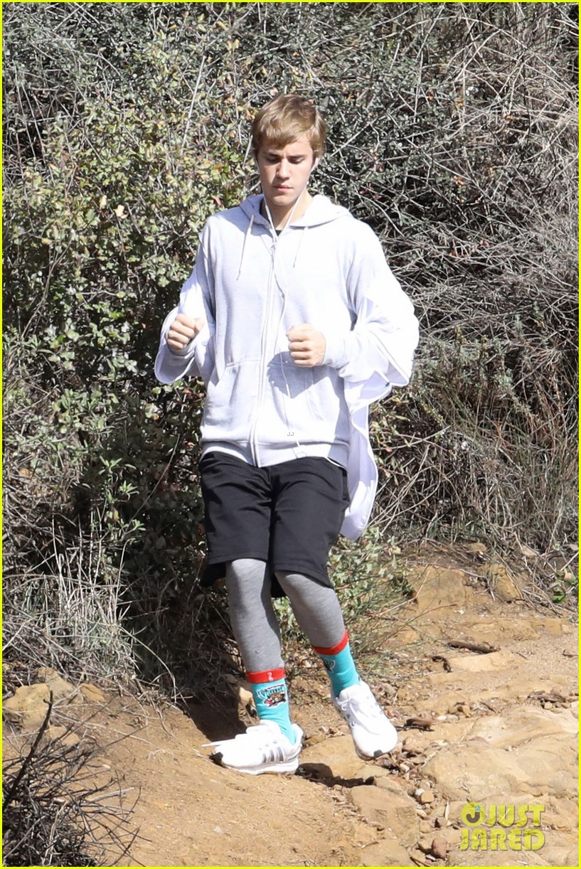 Full Sized Photo Of Justin Biebers Dad Is Posting His Shirtless Selfies