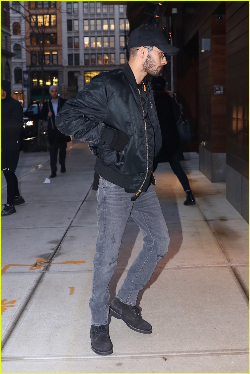 Zayn Malik Stops By Gigi Hadid's Place in NYC! | Photo 1057956 - Photo ...