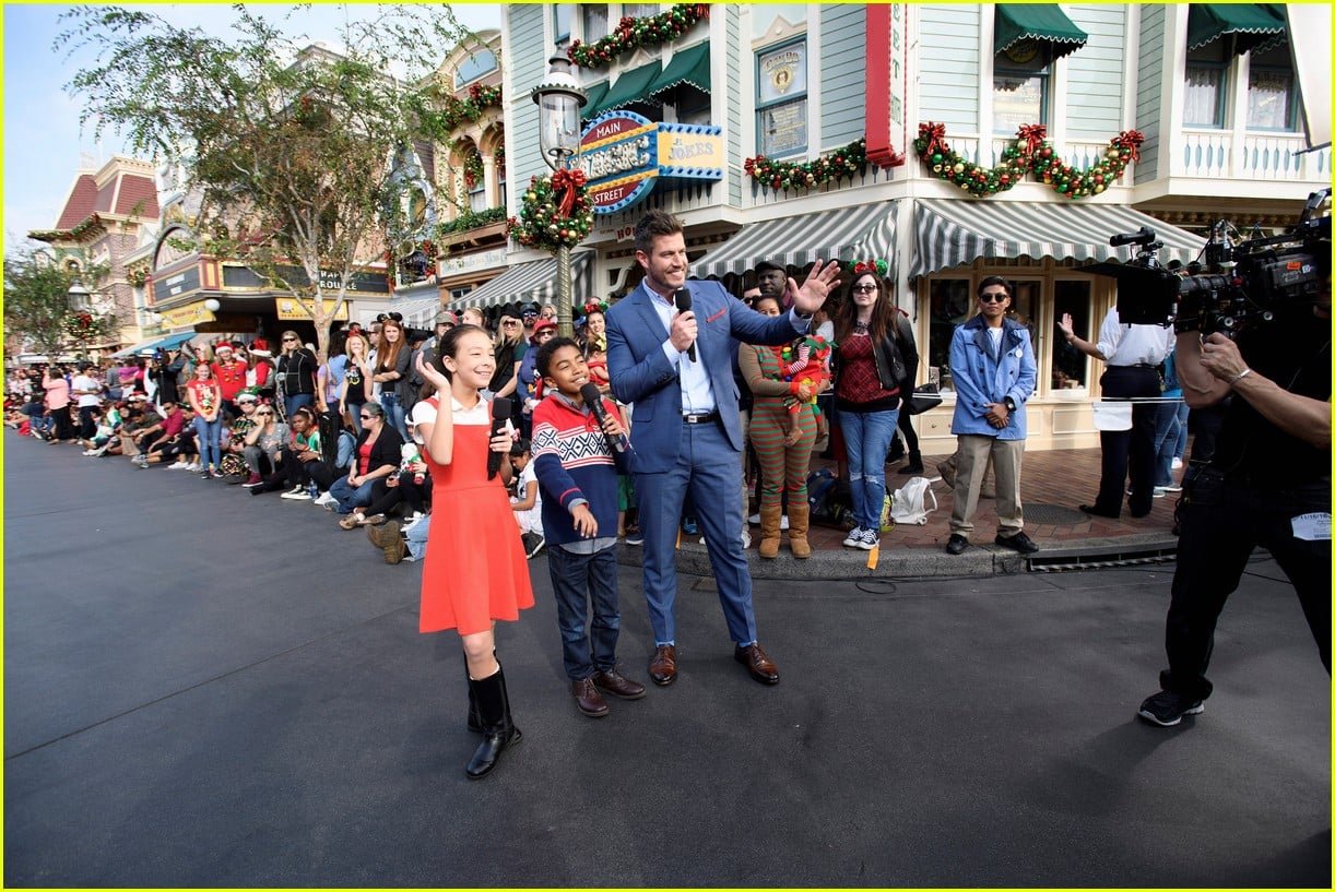 Jordan Fisher Is Performing in Disney's Christmas Special This Morning ...