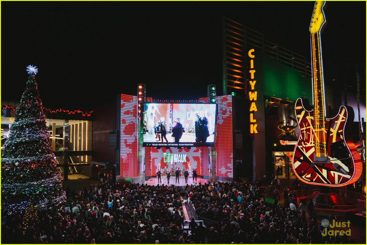 Pentatonixs Christmas Special Airs Next Week And We Are Way Too Excited