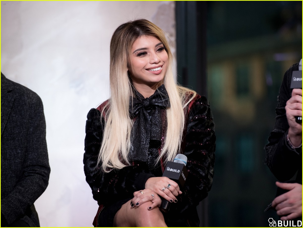 VIDEO: Pentatonix Turn Into Legos For 'Up On The HouseTop' Vid! | Photo ...