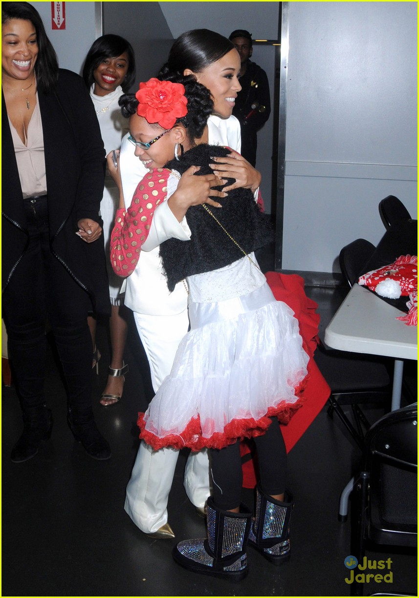 VIDEO: Serayah & Jacob Latimore Slay 'This Christmas' at Apollo Theater ...