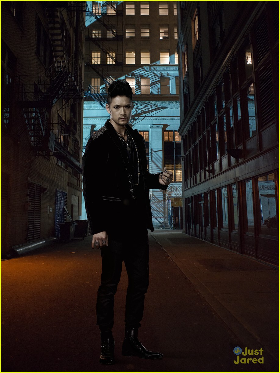 Fans Freak Out Over Alberto Rosende's 'Shadowhunters' Simon Poster ...