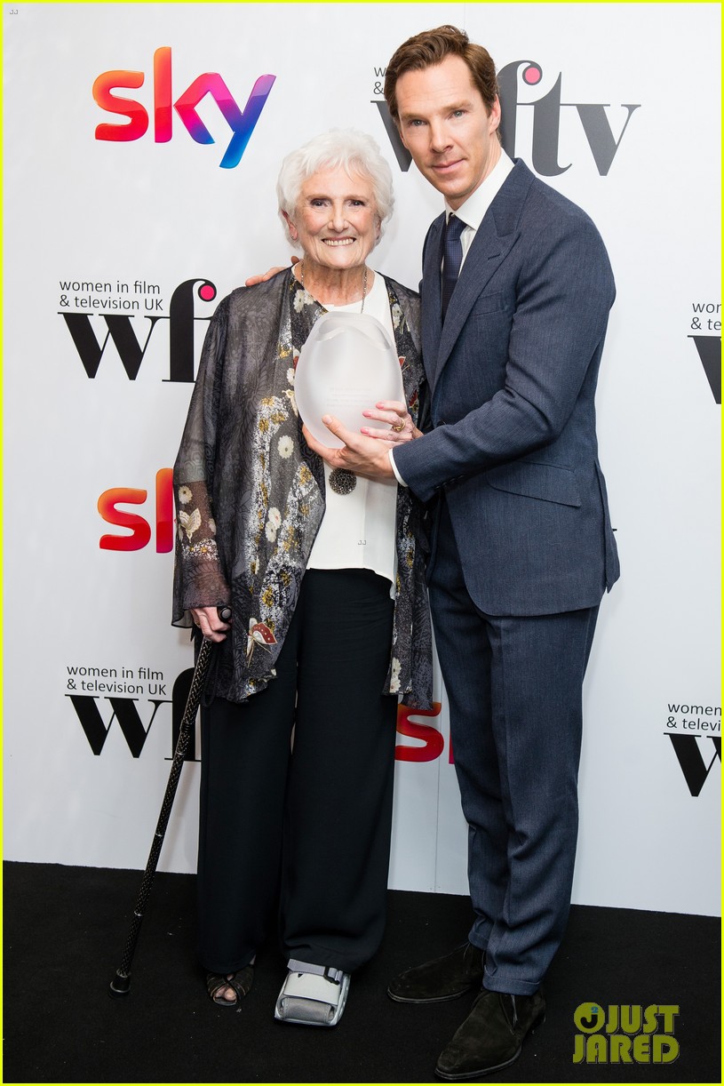 Sophie Turner Is Back in London After Hanging Out with Joe Jonas in LA ...