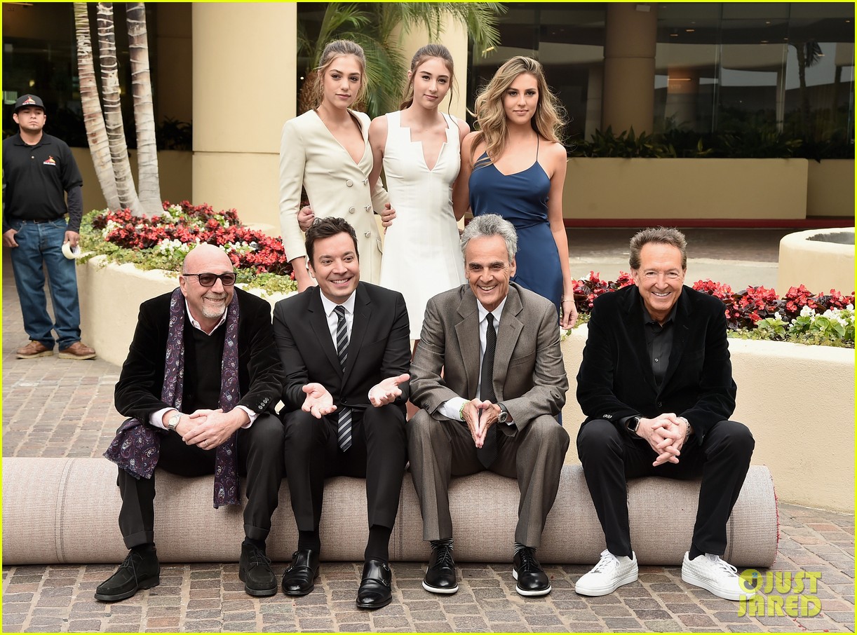 Full Sized Photo of jimmy fallon rolls out the red carpet for the ...