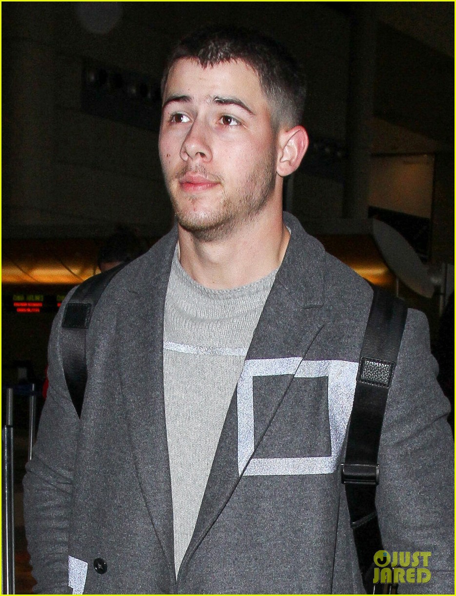 VIDEO: Joe Jonas Models Underwear in This Hot New Guess Ad! | Photo ...