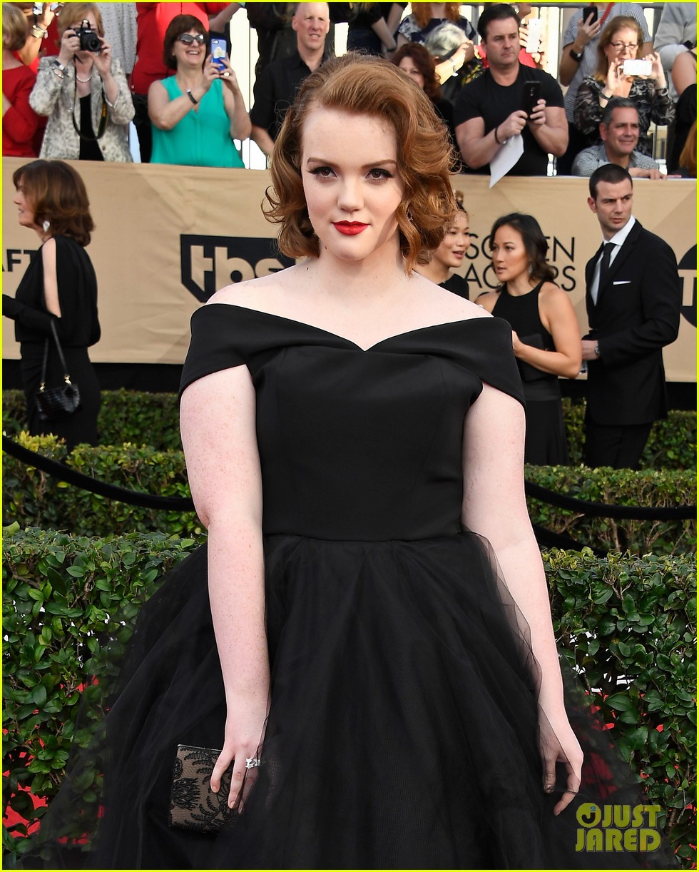 'Stranger Things' Shannon Purser Looks Like A Princess at SAG Awards ...