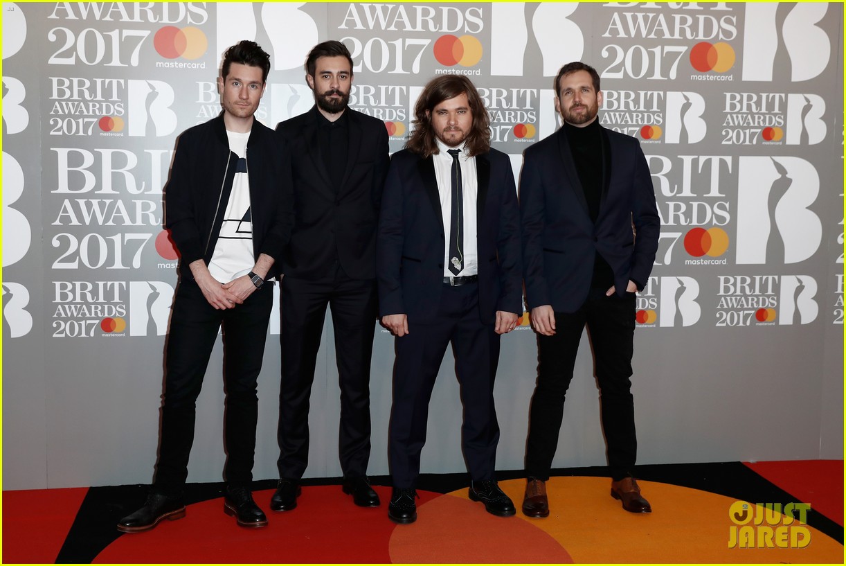 The 1975 Take Home Best British Group at Brit Awards 2017! (Video ...