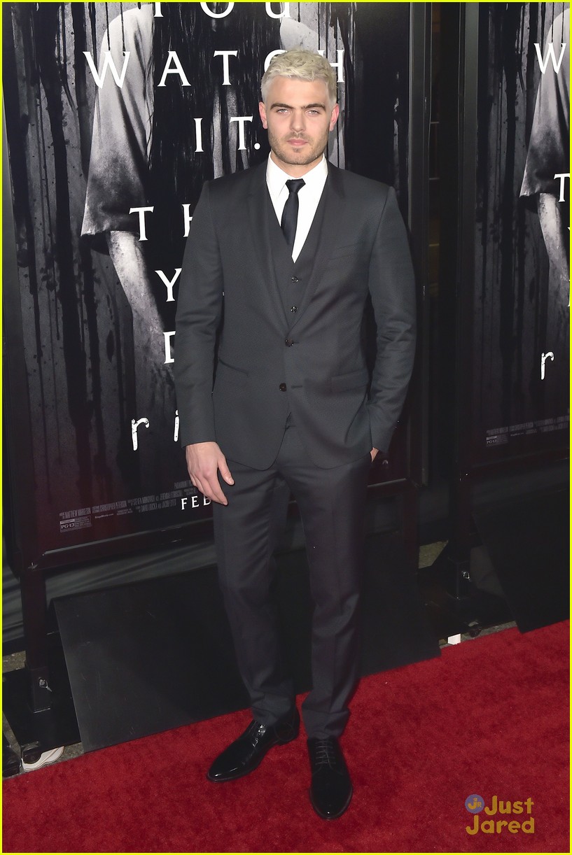 Former '5th Wave' Star Alex Roe Has Silver Hair Now! | Photo 1066718 ...