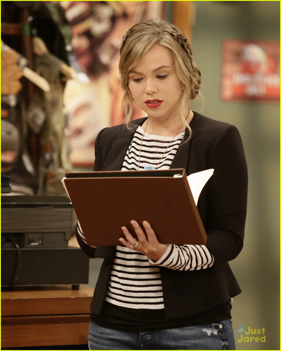 'Last Man Standing's Amanda Fuller: 15 Chic Looks From Her Closet You ...