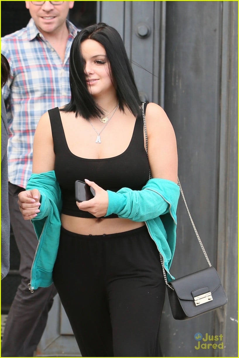 Modern Family's Ariel Winter Gets Chic New Haircut After Valentine's ...