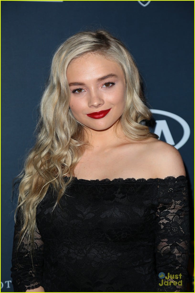 Bailee Madison Wears The Prom Dress of our Dreams! | Photo 1068389 ...