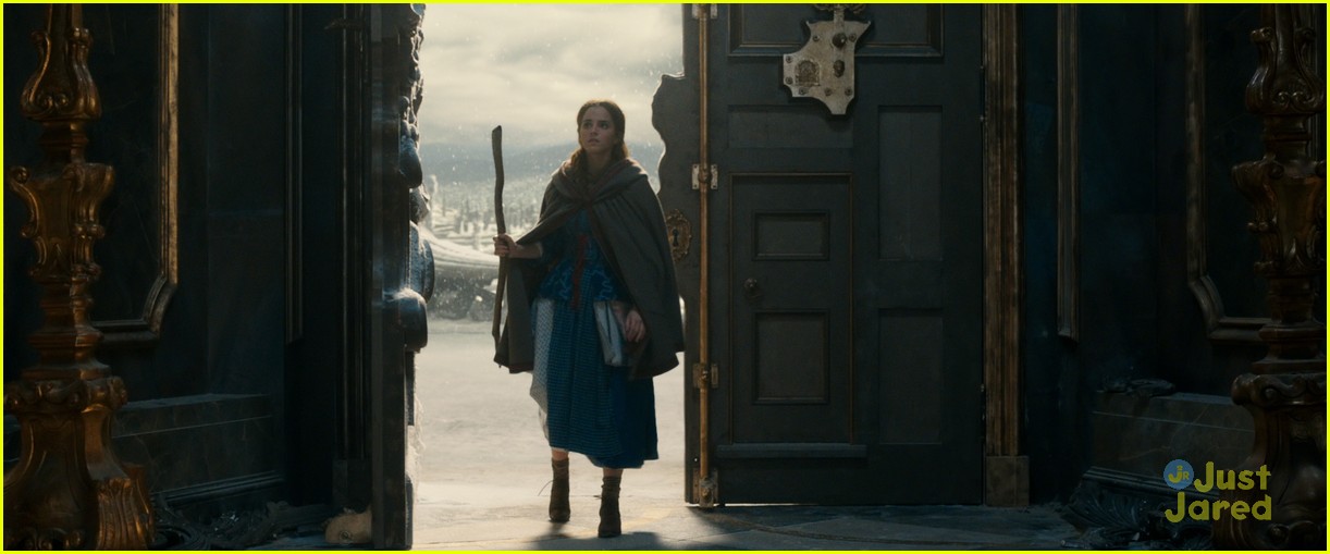 Emma Watson Declares Her Love For Belle & Beast's Love Story | Photo ...