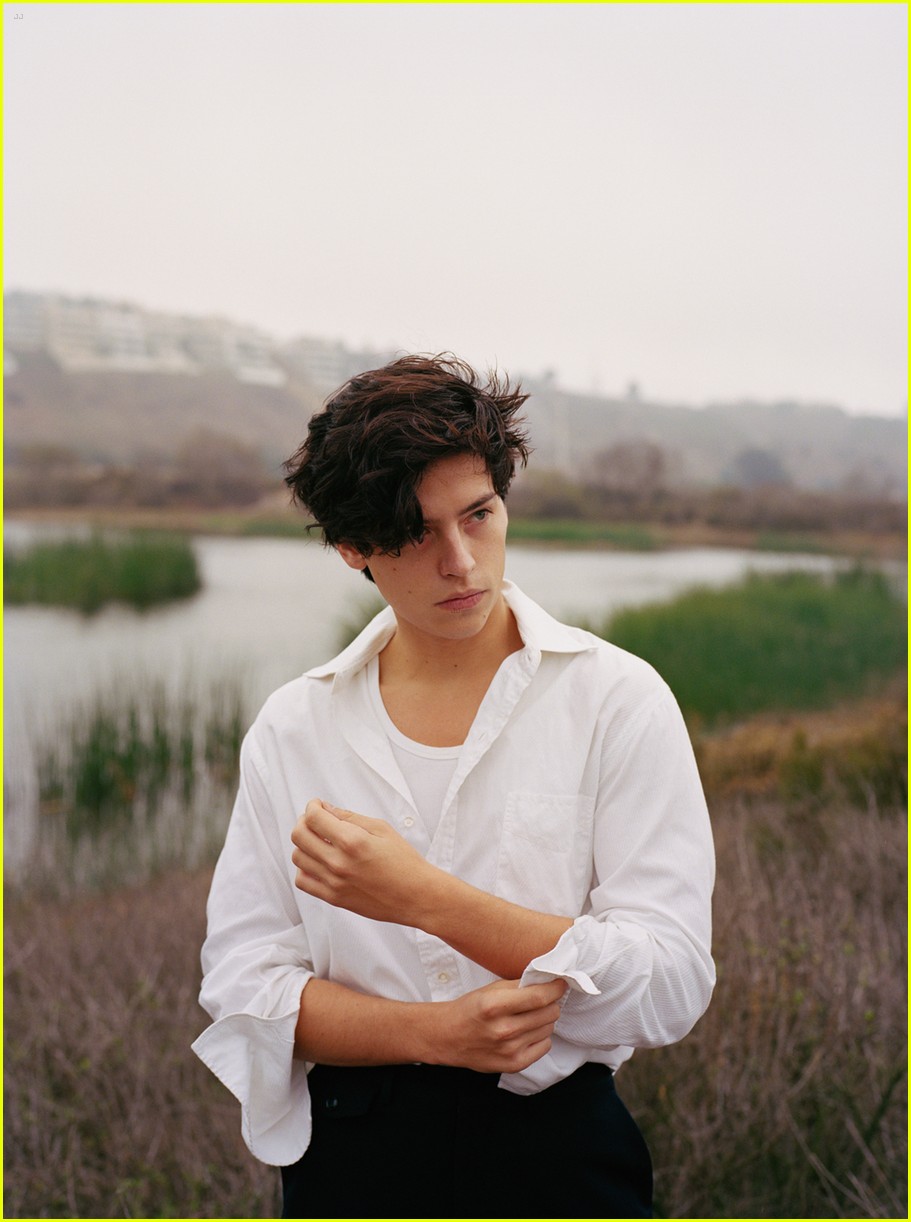 Cole Sprouse Doesn't Mind Tampering With 'Riverdale's Origin Story ...