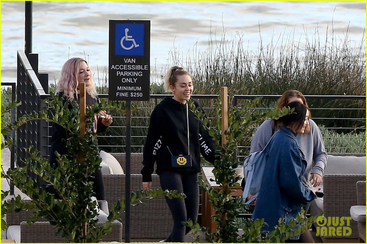 Miley Cyrus & Sister Noah Are All Smiles During Malibu Lunch Date ...