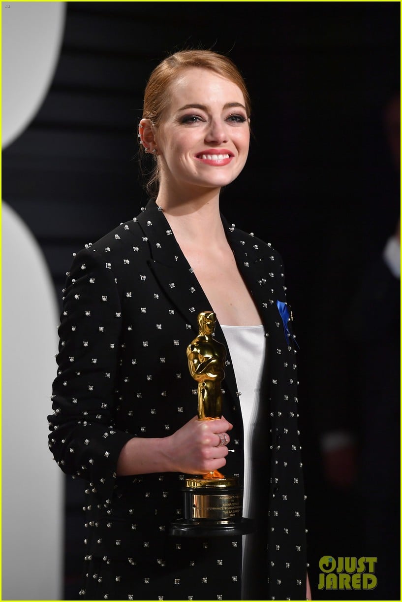 Emma Stone's Blue Ribbon Was a Seriously Important Message to the World ...