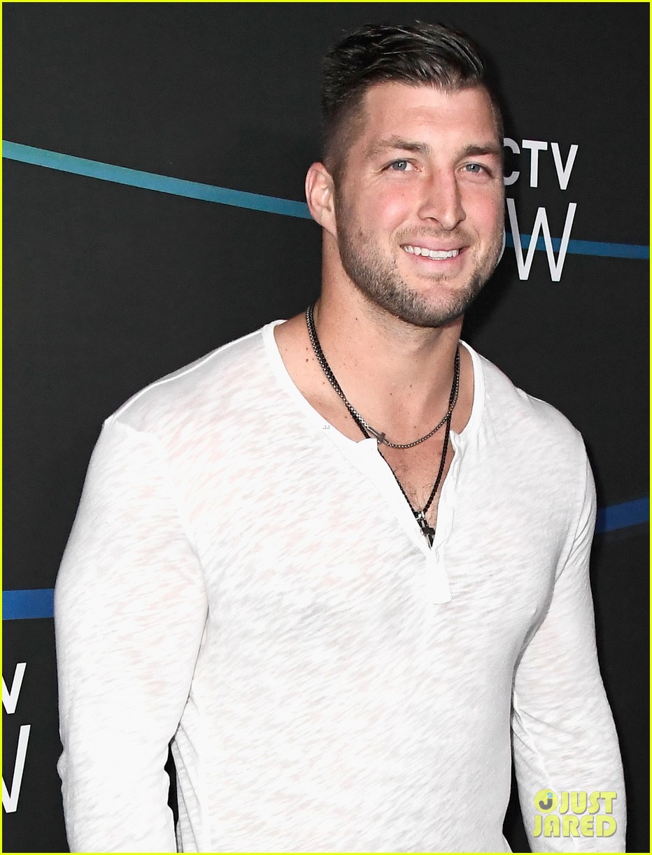 Simone Biles, Aly Raisman, & Normani Kordei Attend Taylor Swift's Super ...