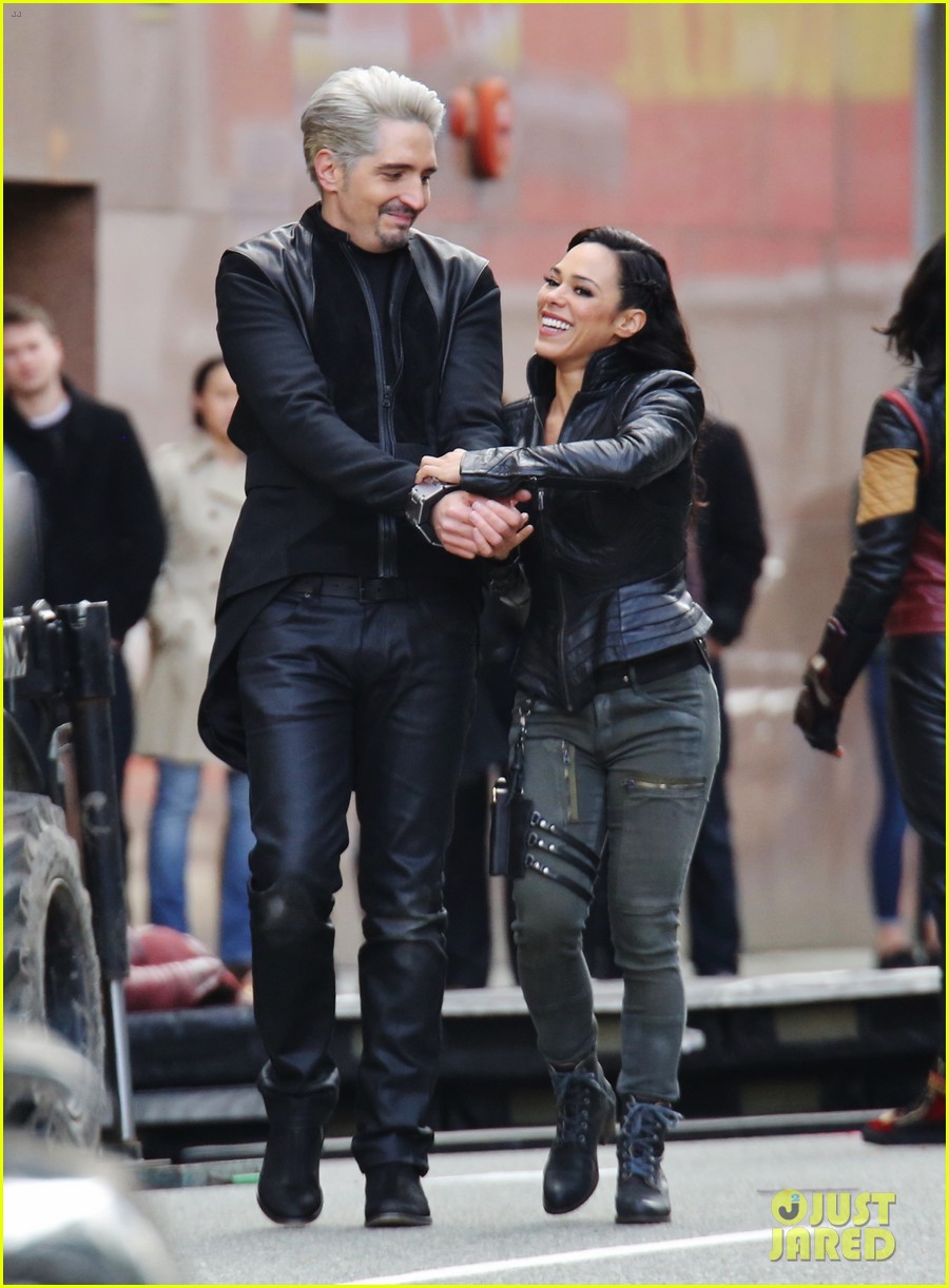 Grant Gustin & Tom Felton Are Good Guys on the Set of 'The Flash ...