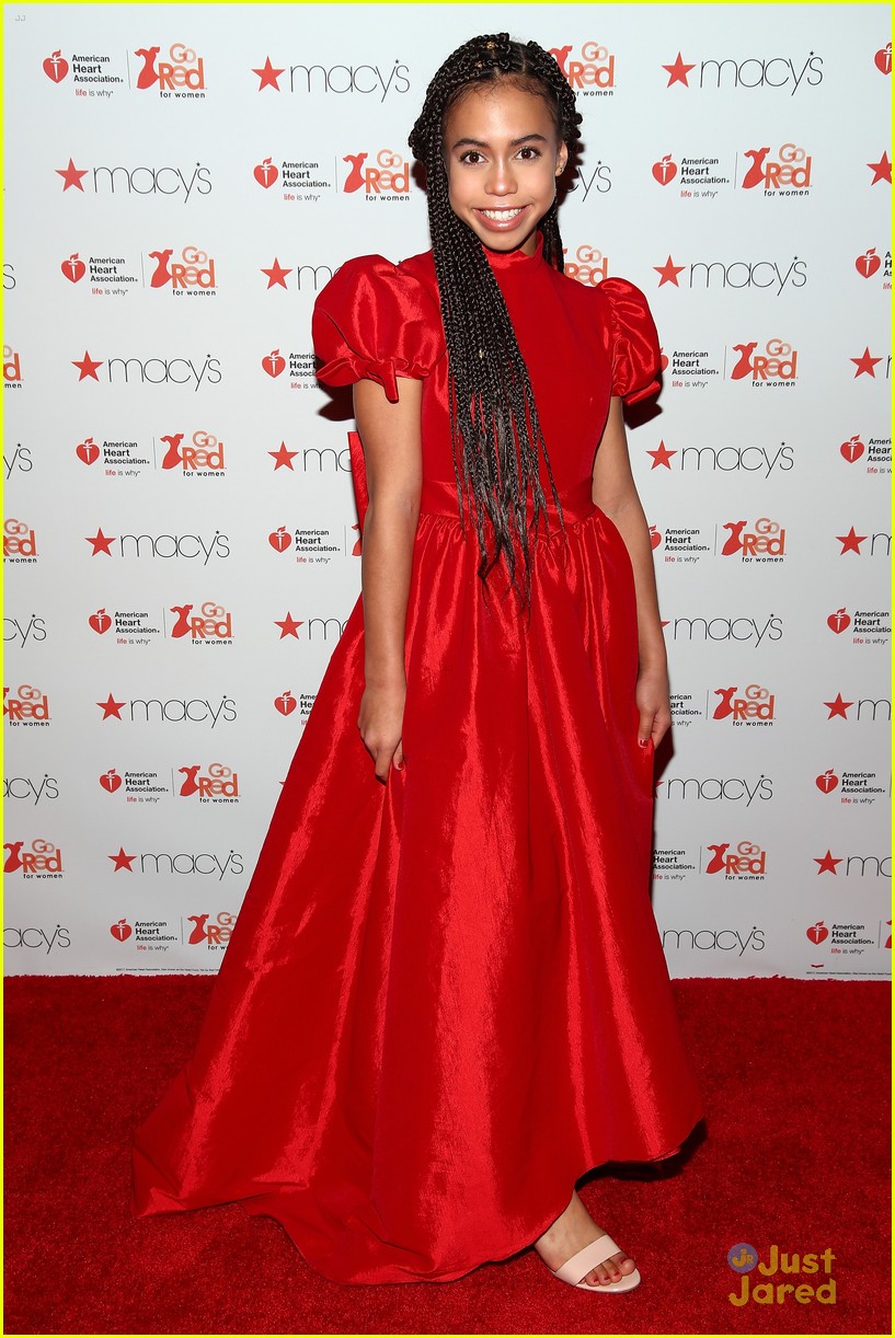 Peyton List Amazes On Runway For American Heart Association's Go Red ...