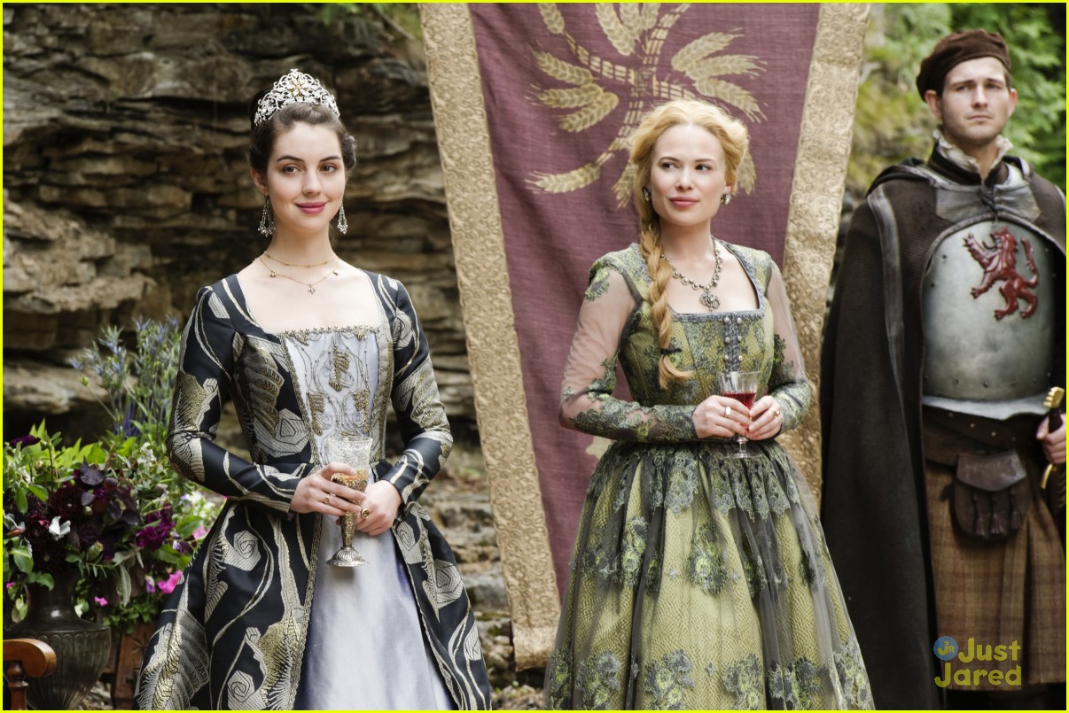 Adelaide Kane Dishes On Mary's Search For Power on 'Reign' | Photo ...