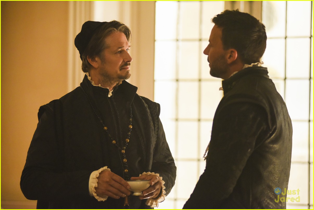 Adelaide Kane Dishes On Mary's Search For Power on 'Reign' | Photo ...