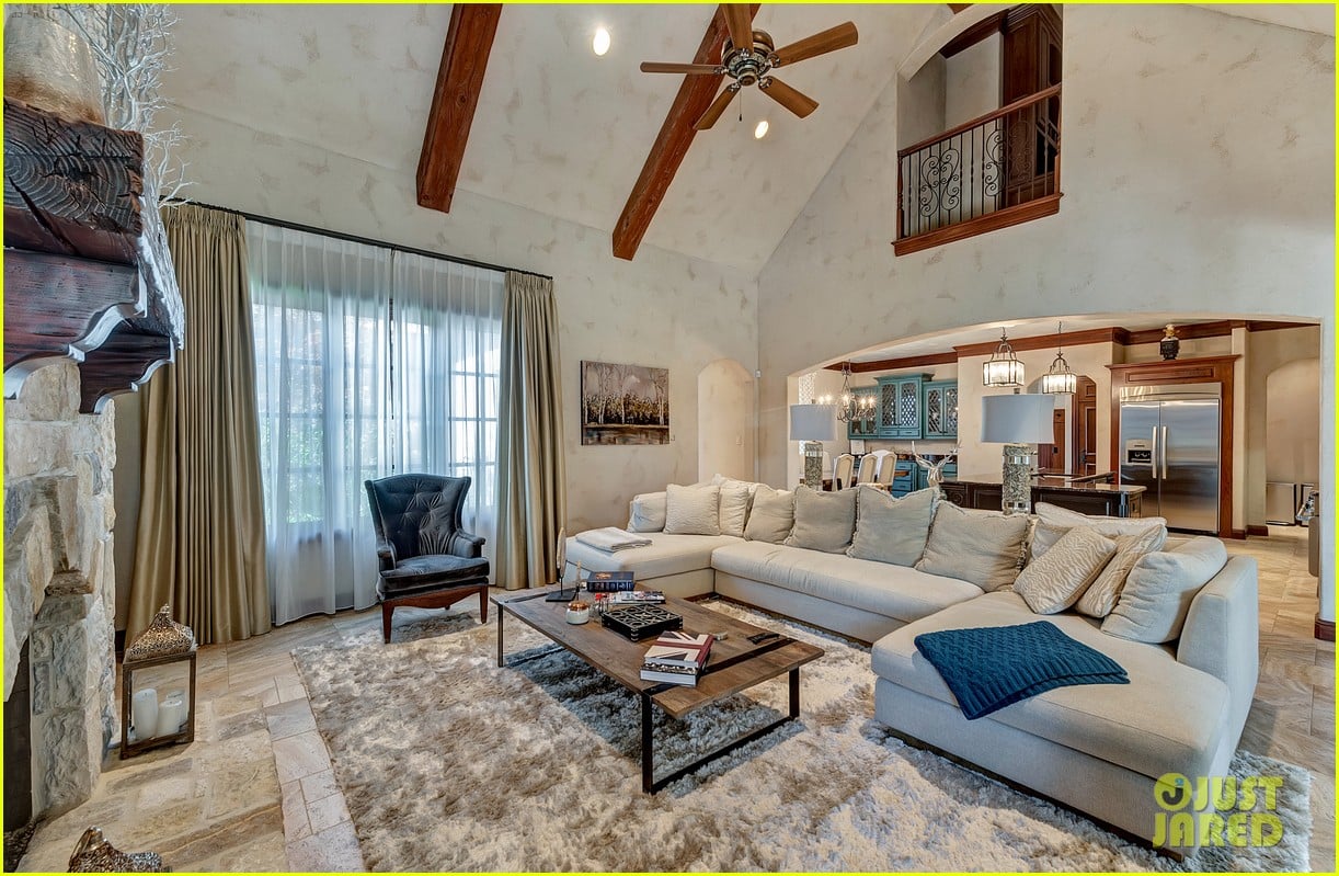 Go Inside Selena Gomez's Texas Dream Home! | Photo 1070891 - Photo ...