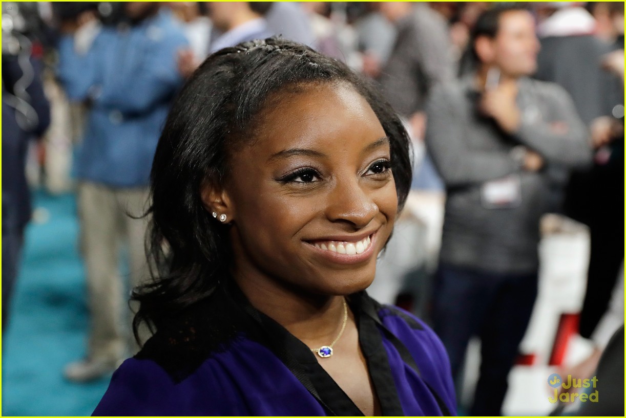 Gabby Douglas Reunites With Aly Raisman & Simone Biles at NFL Women's ...