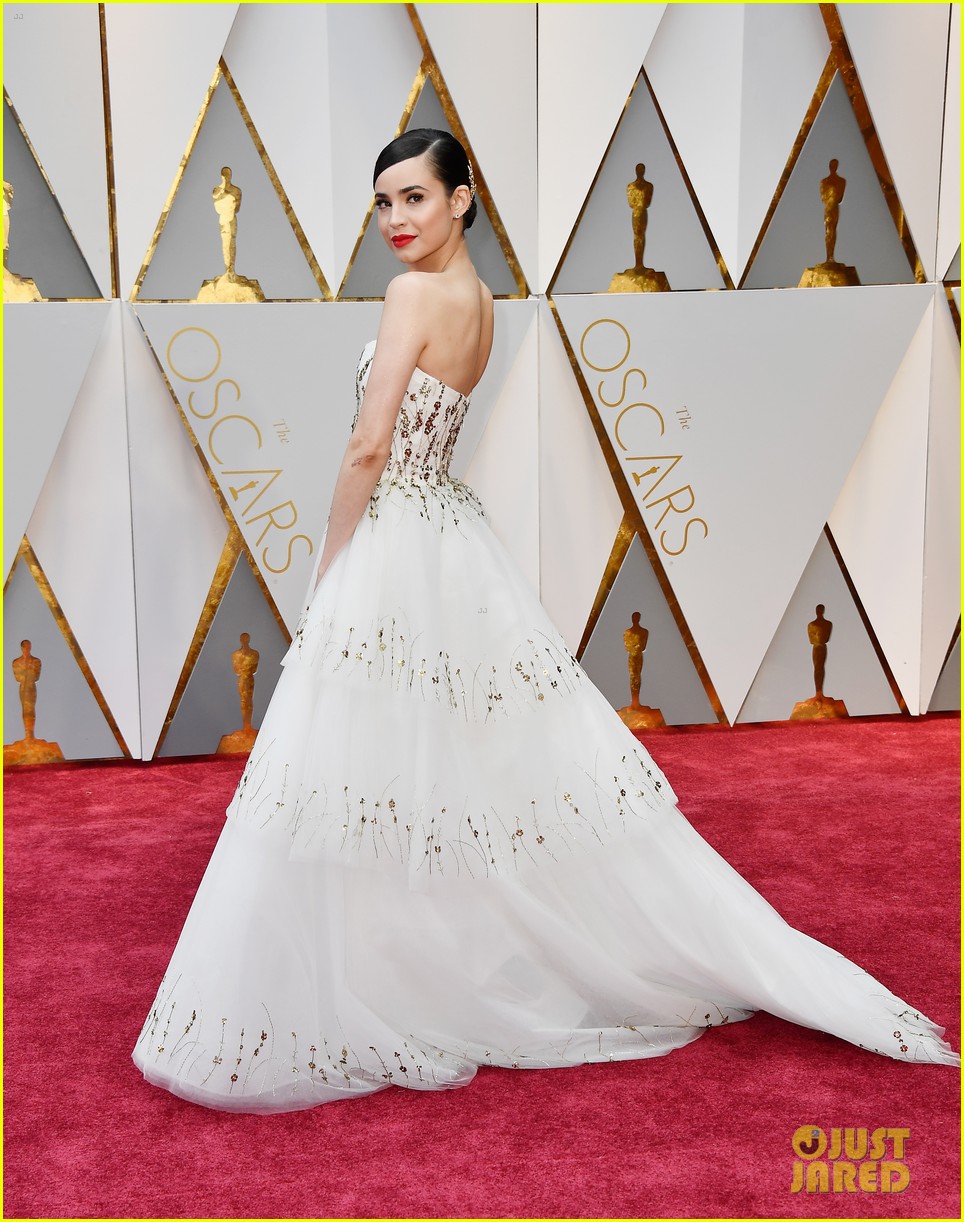 Sofia Carson Goes For the Glam Effect at Oscars 2017 | Photo 1071801 - Photo Gallery | Just ...