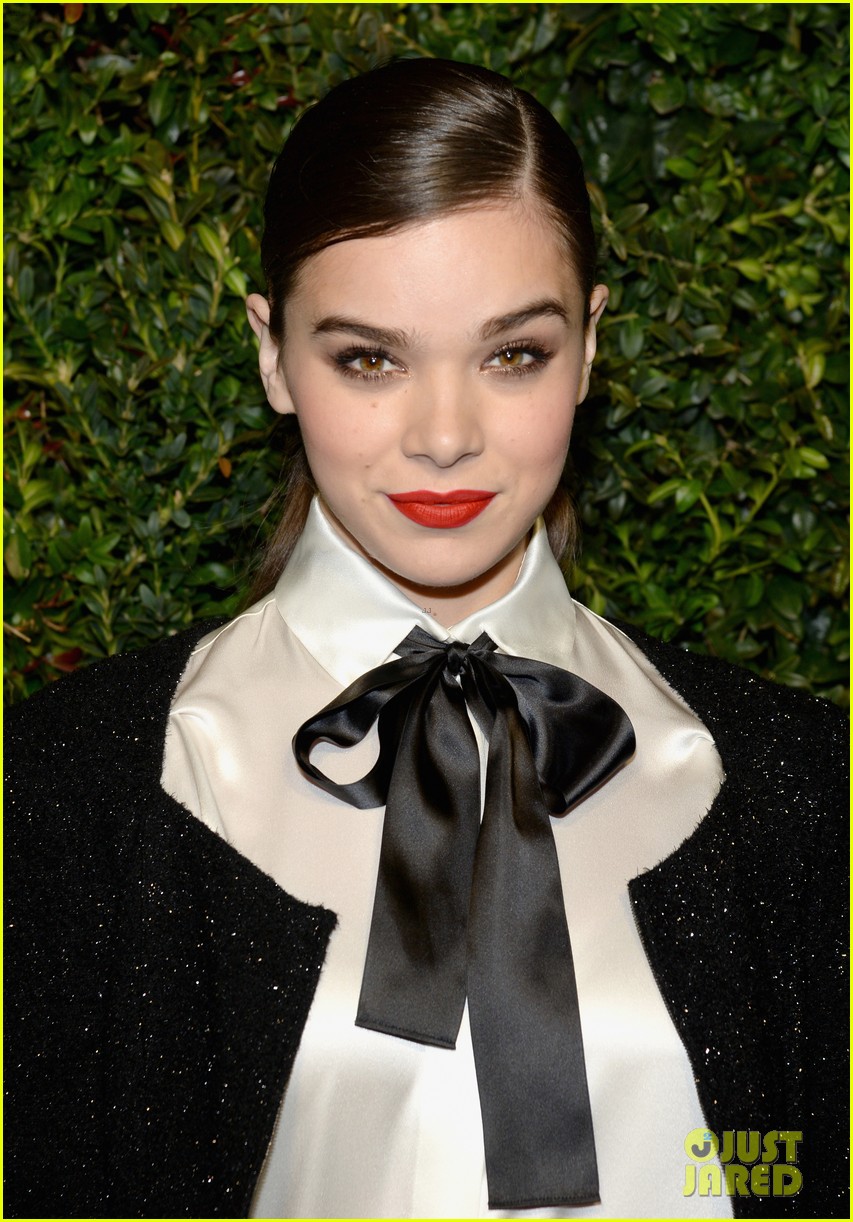 Kristen Stewart & Phoebe Tonkin Glam Up for Chanel's Pre-Oscar Event ...