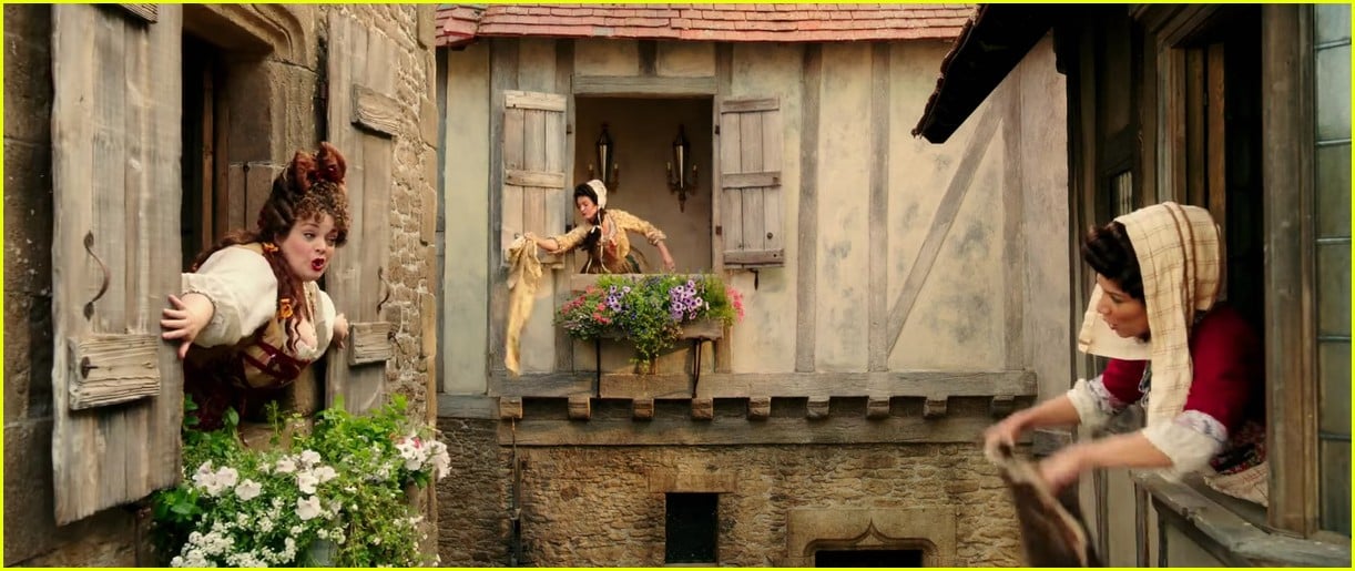 Bonjour! Watch Emma Watson Sing 'Belle' in New Clip from 'Beauty and the Beast' | Photo 1070447 ...