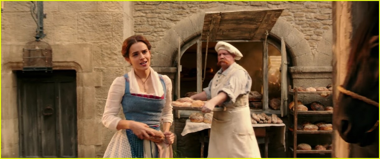 Bonjour! Watch Emma Watson Sing 'Belle' in New Clip from 'Beauty and the Beast' | Photo 1070449 ...