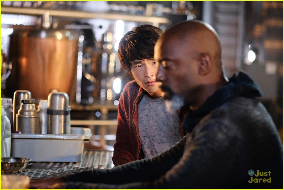Will Raven Get To Fly The Rocket on 'The 100' Tonight? | Photo 1075519 ...