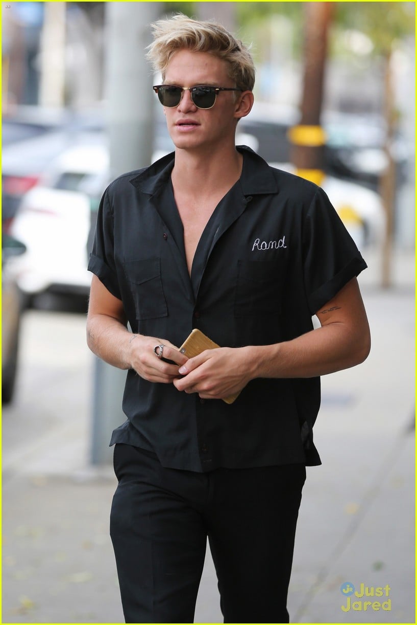Cody Simpson Goes Shirtless in New Video! | Photo 1073610 - Photo ...