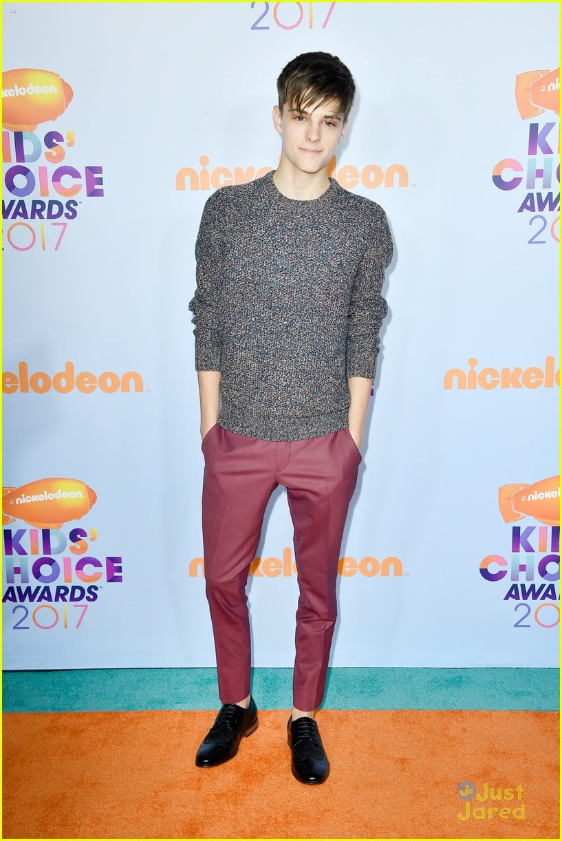 Corey Fogelmanis & Cameron Boyce Are The Cutest Boys Ever at KCAs 2017 ...