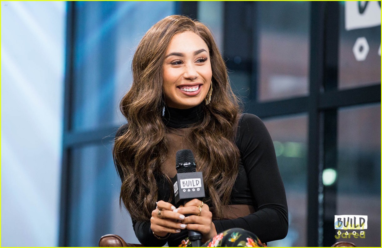 Eva Gutowski's New YouTube Red Series Features All Your Fave Social ...