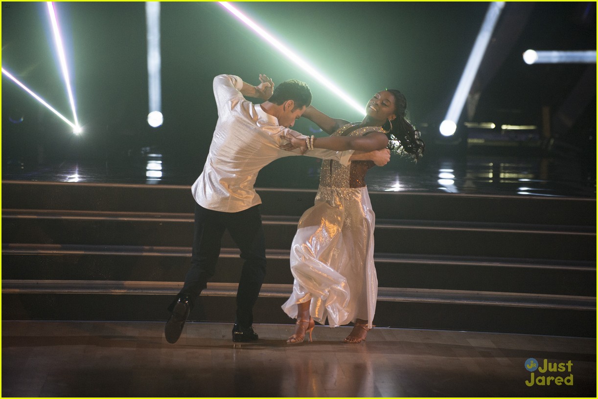Jake Miller Roots On Pal Simone Biles at 'DWTS'! | Photo 1078112 ...