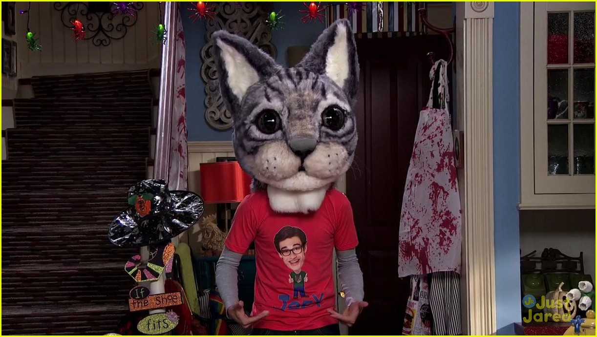 EXCLUSIVE: 'Liv & Maddie's Joey Bragg Reveals Where Joey Rooney's Cat ...