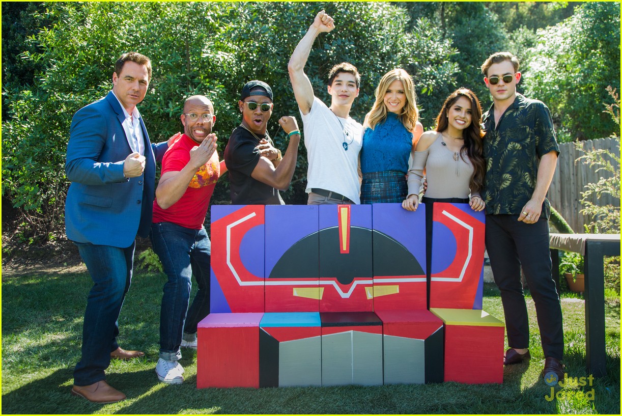 Full Sized Photo of naomi scott dishes power rangers crash course 08 ...