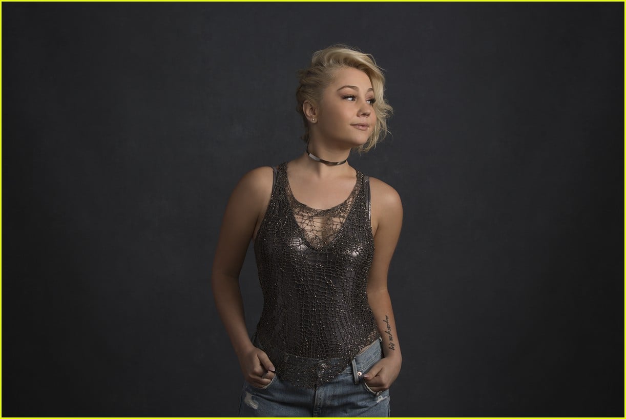 EXCLUSIVE: RaeLynn Dishes On Her Debut Album & Shares 10 Fun Facts With ...